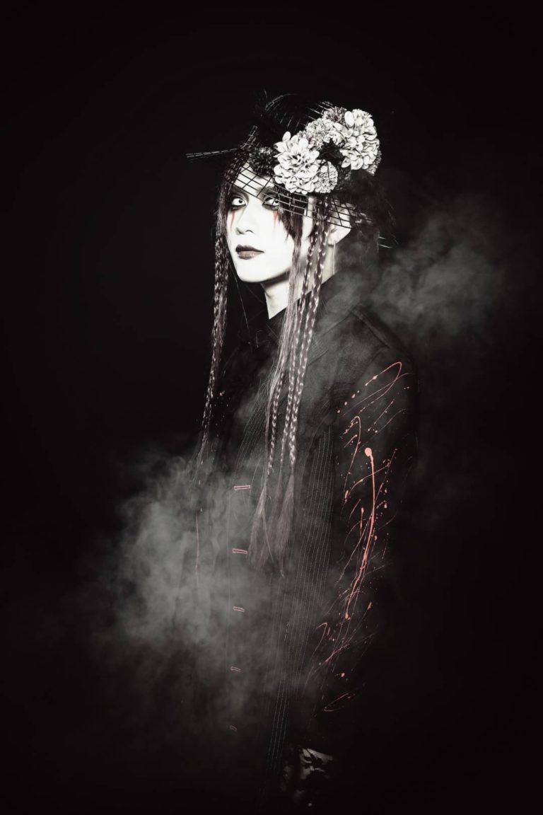 XaaXaa - New single "Horror" and new look - Crimson Lotus - Visual Kei ...