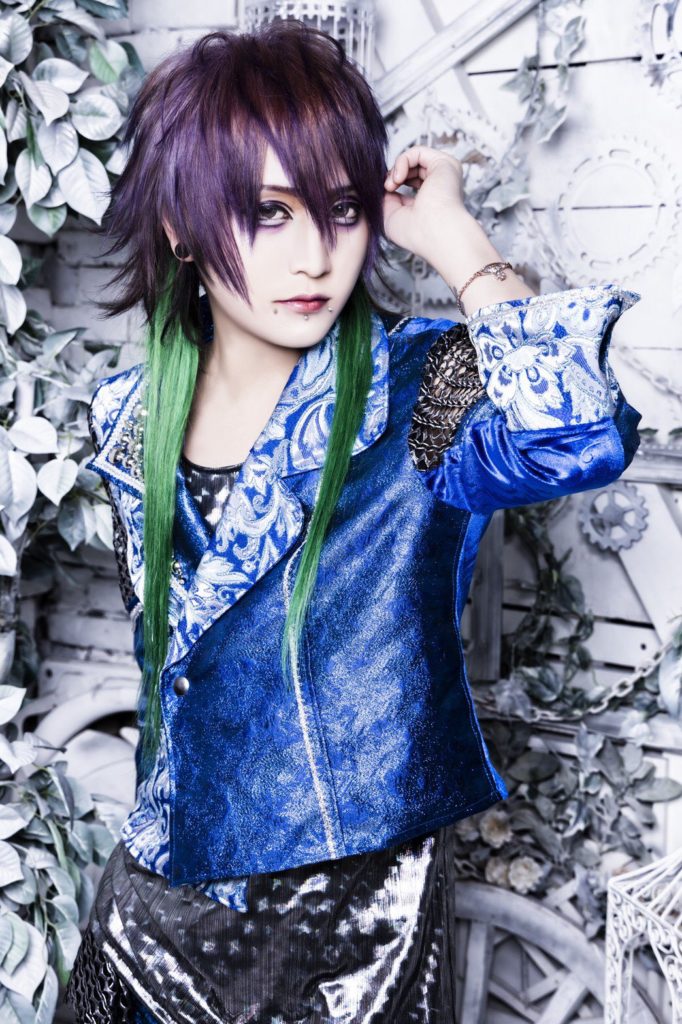 CHIC BOY - New look - Crimson Lotus - Visual Kei promotion