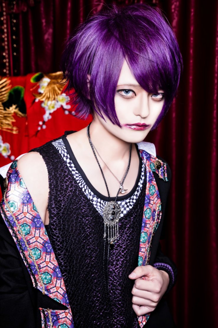 HOLOH - 2 new members and new look - Crimson Lotus - Visual Kei promotion