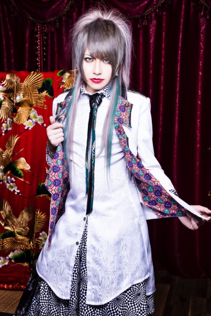 HOLOH - 2 new members and new look - Crimson Lotus - Visual Kei promotion