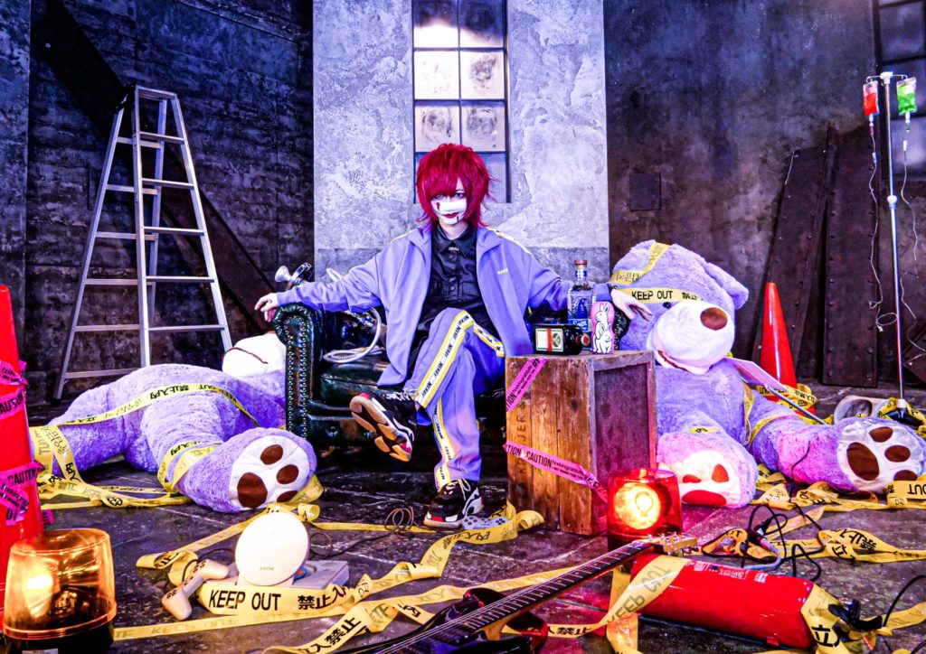 Kebyou - New MV "Byounderoumu" and new look - Crimson Lotus - Visual ...