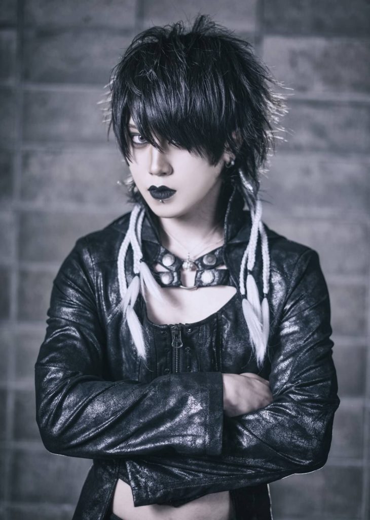 DEXCORE - New bassist and new MV "Red eye" - Crimson Lotus - Visual Kei ...