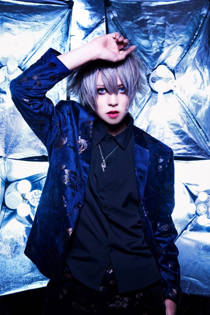 Hueye - New guitarist, 3rd anniversary one-man and new look - Crimson ...