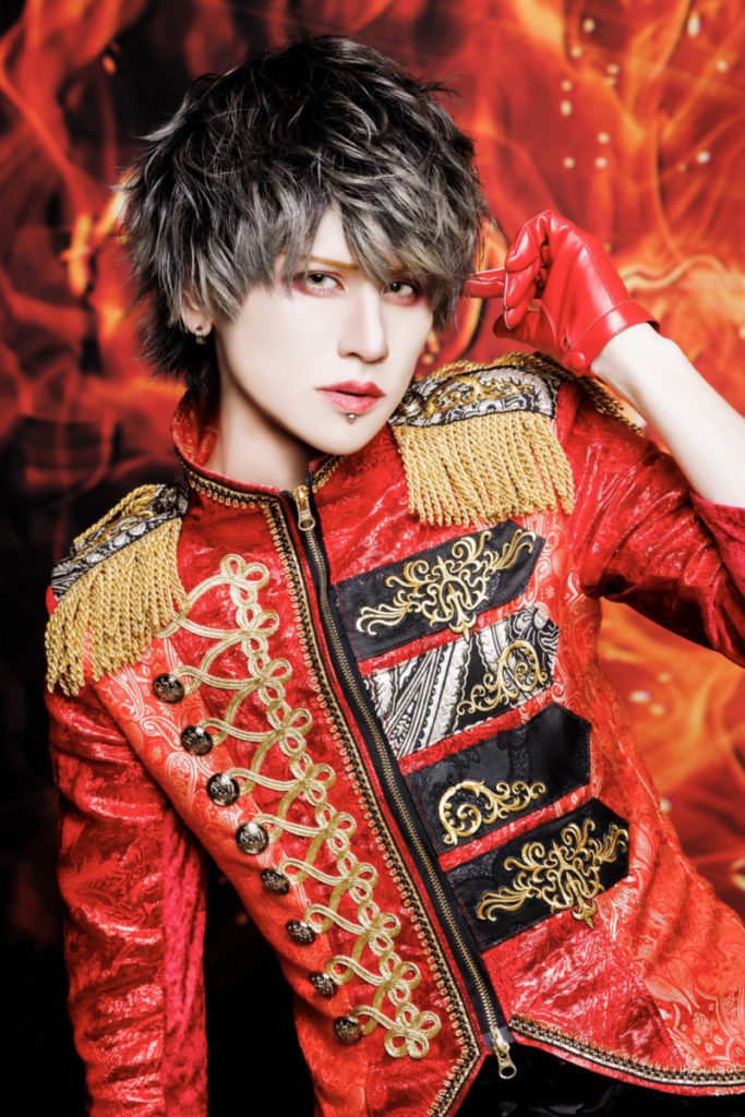 CHIC BOY - New drummer, lyric video "HIKARI" and new look - Crimson ...