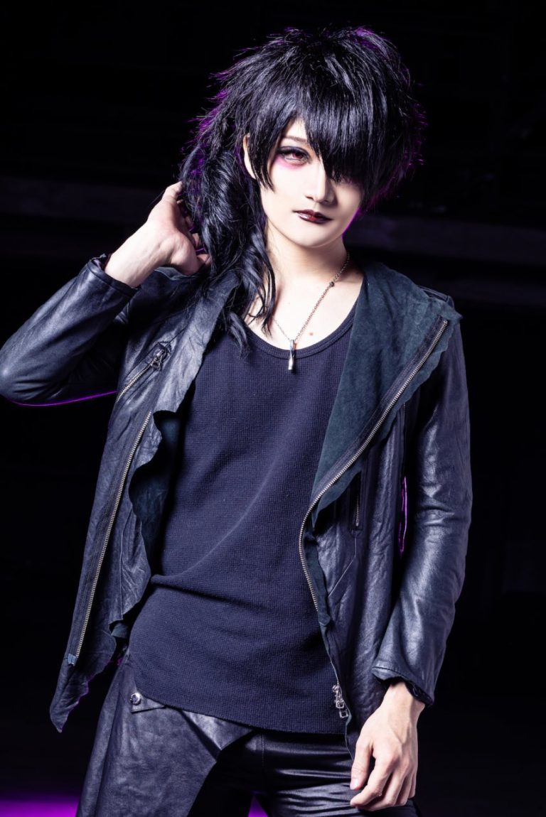 GERTENA - New MV "DAZZLE" and new look - Crimson Lotus - Visual Kei promotion