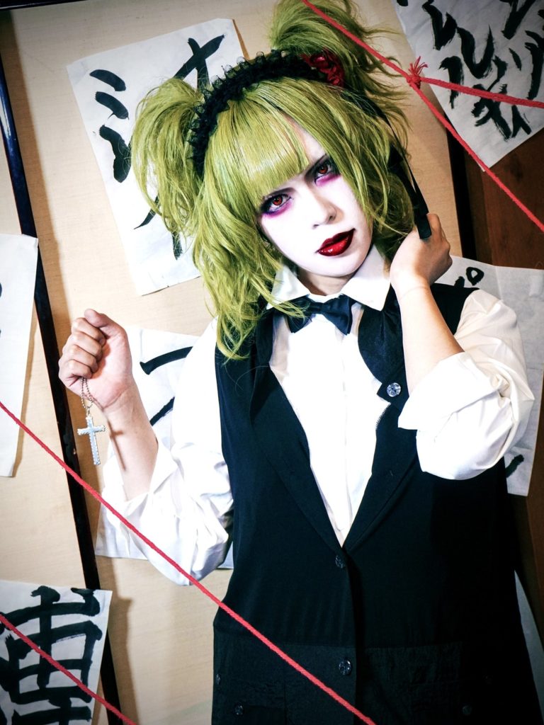 Wakuraba - New single "Kakosei allergy", MV and new look - Crimson ...