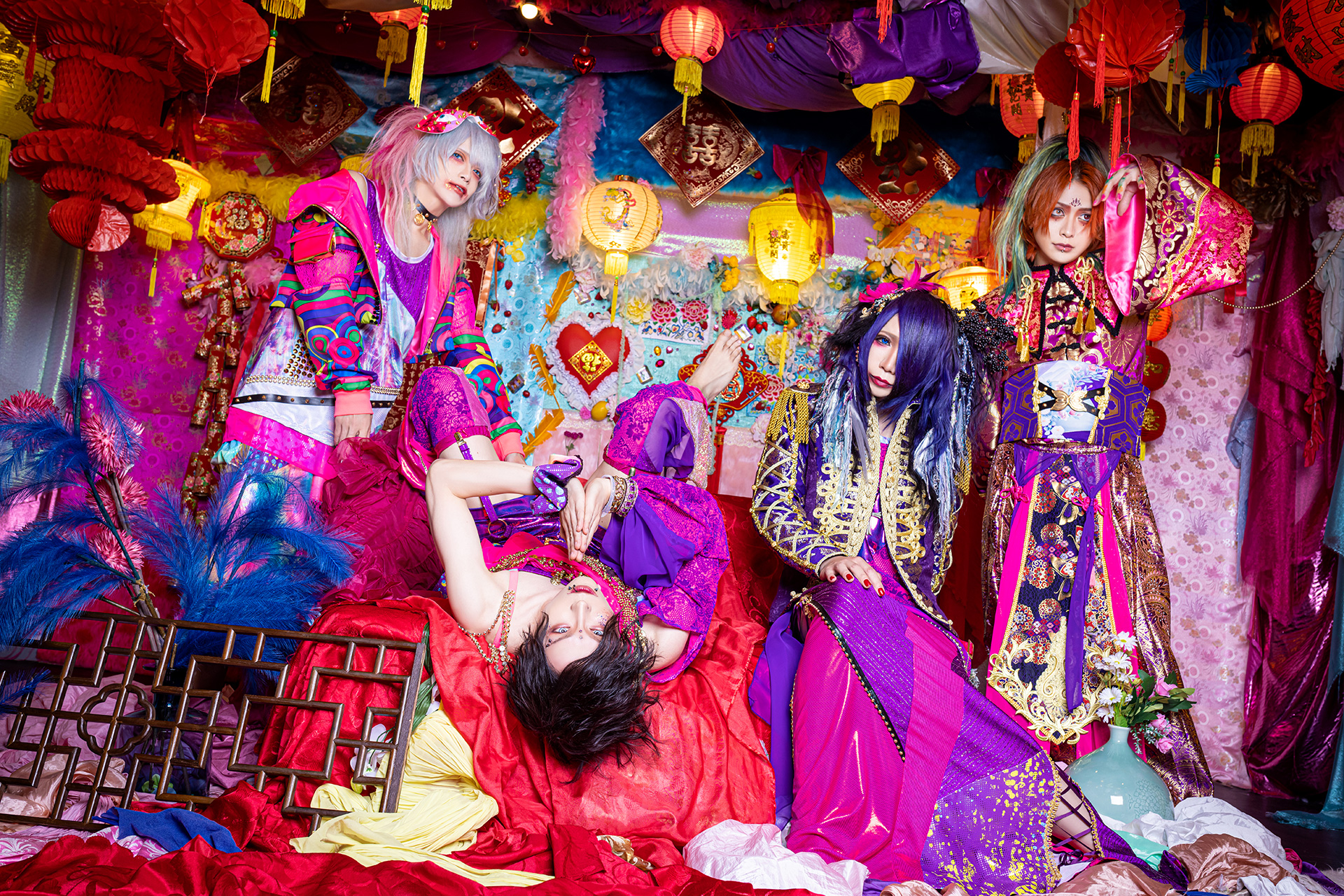 Sick² - "Ransou" MV spot and new version of their look - Crimson Lotus ...