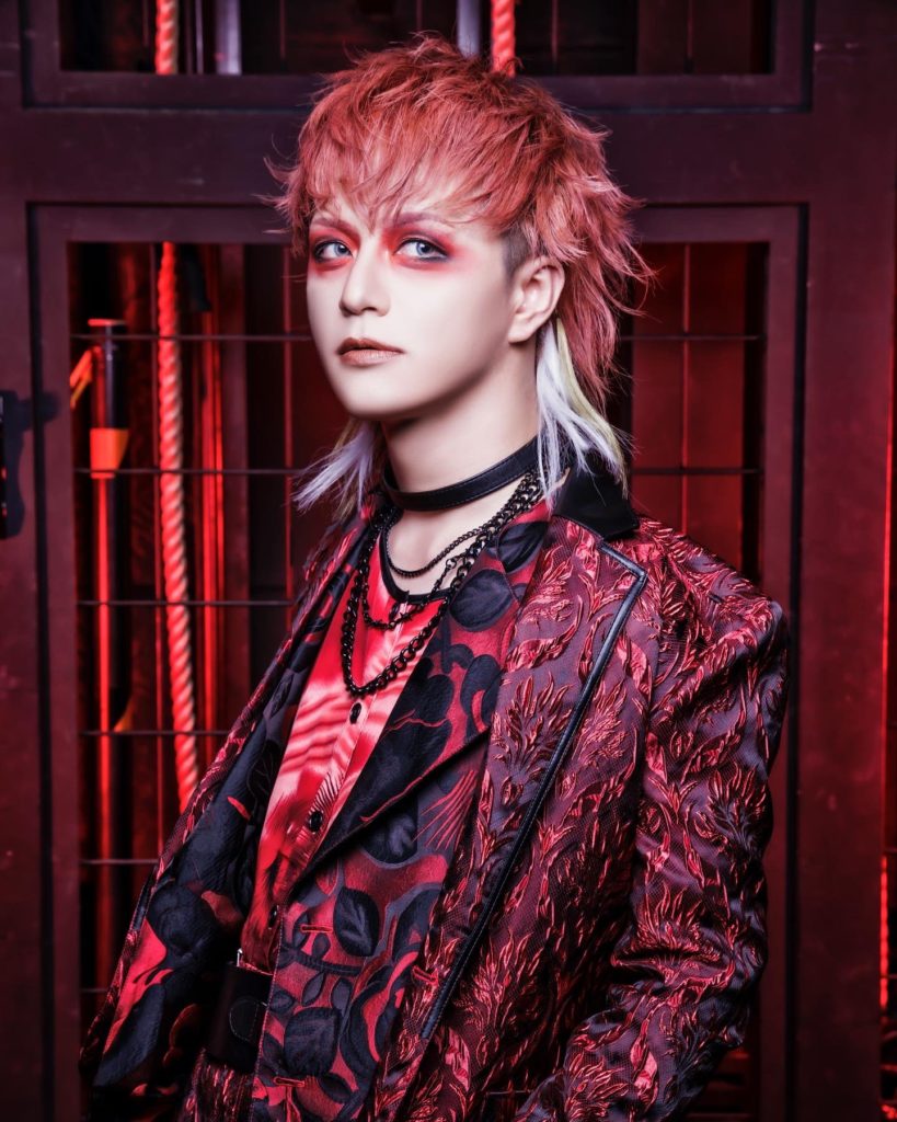 Ashmaze - New single "Siren", MV and new look - Crimson Lotus - Visual ...