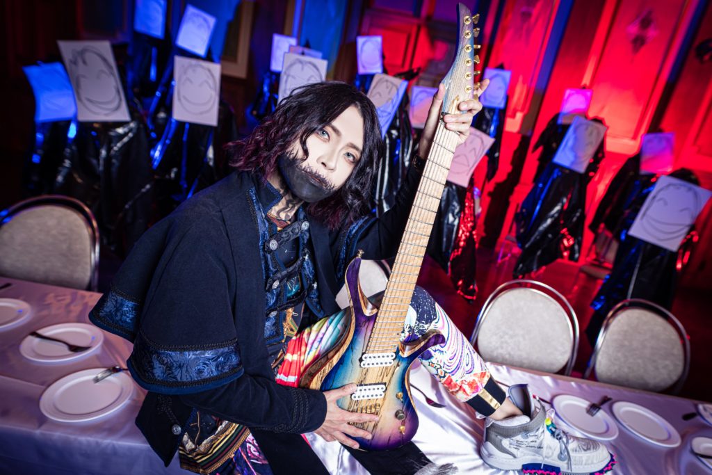 Honmono - New single "Danzai" and new look - Crimson Lotus - Visual Kei ...