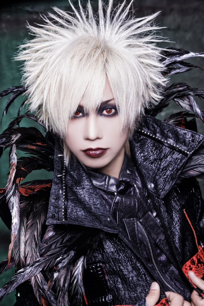 MAD Night - First MV "Nemuranu machi" and new look - Crimson Lotus ...