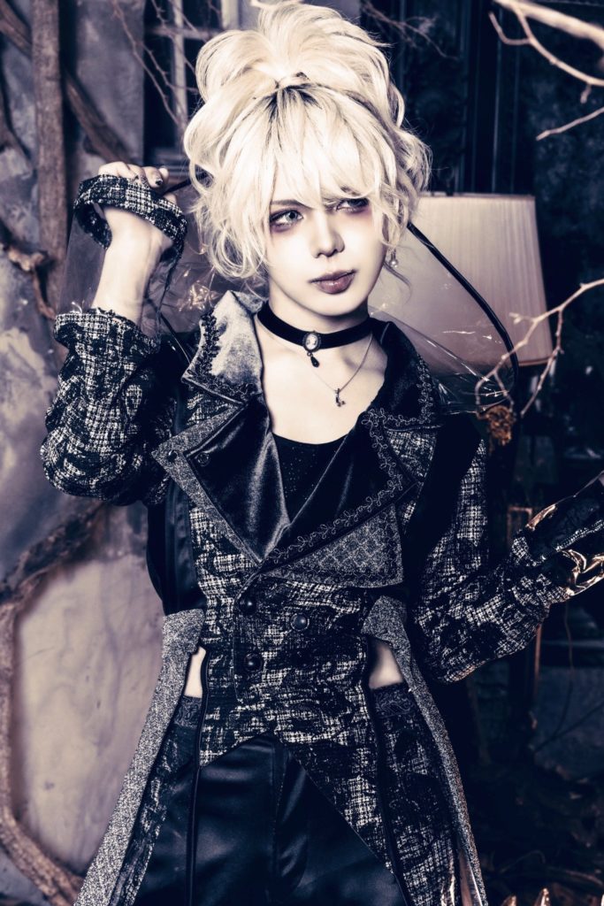 HOWL - 4th single "Undertaker", MV spot, one-man tour and new look ...