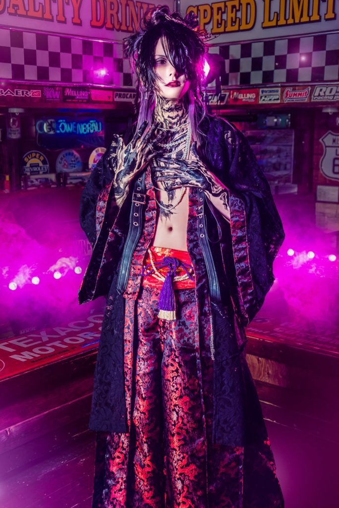 Zera - New single "Barmy Army", MV spot, one-man tour and new look - Crimson Lotus - Visual Kei ...