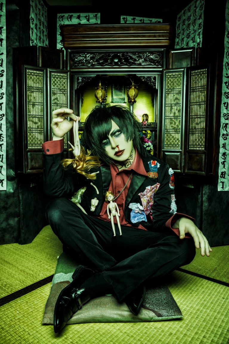 Bue - New MV "Kimi wo chiisaku suru mahou", 1st anniversary one-man and ...