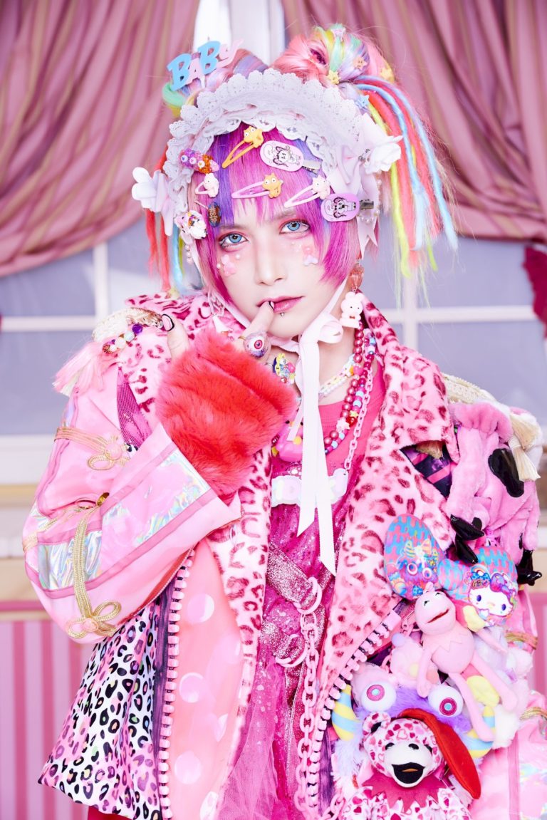 Awake - New single "Zetsubou paradox", MV spot and new look - Crimson ...