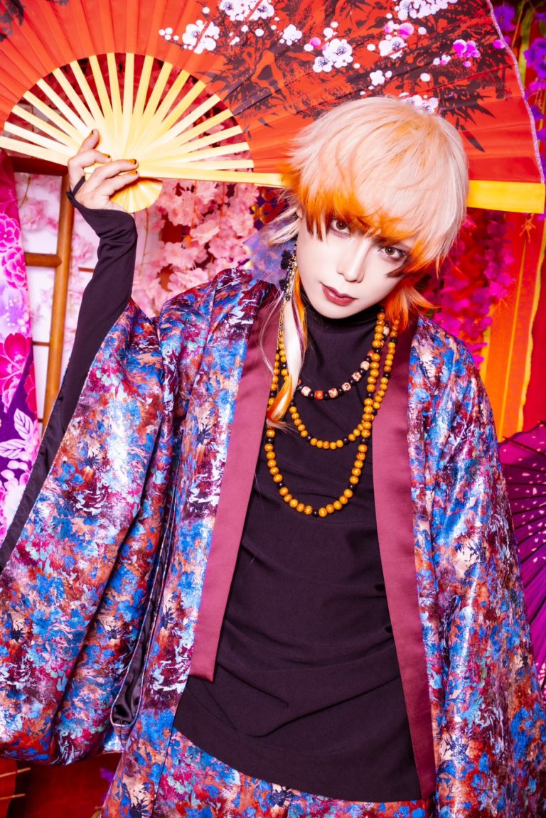 Houts - New single "Zange", MV spot, one-man tour and new look - Crimson Lotus - Visual Kei ...