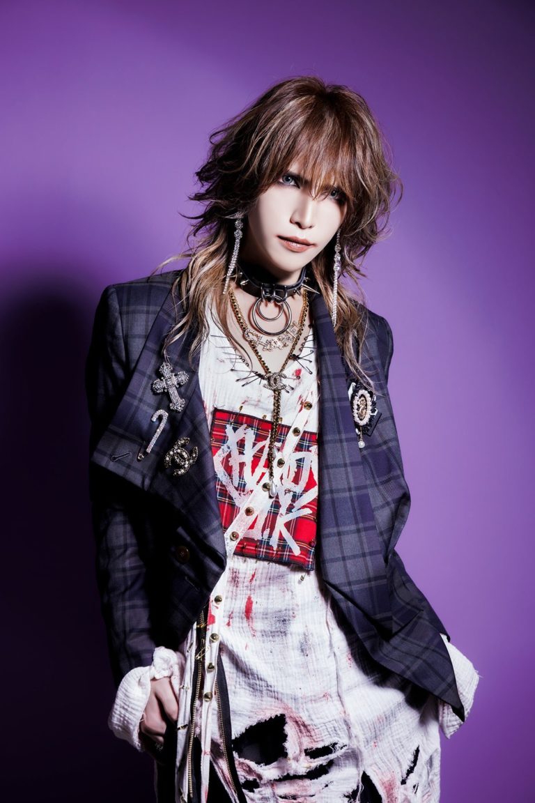 SPLENDID GOD GIRAFFE - 3rd single "QILIN'G ME/TEXTURE TEXTURE", MV ...