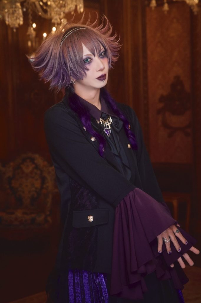 UNiTE - New MV "sheeple repliQo" and new look - Crimson Lotus - Visual ...